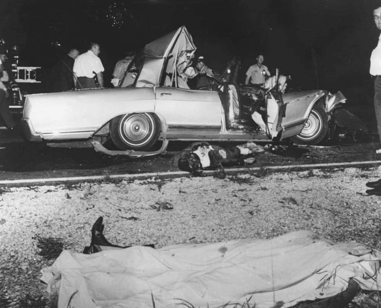 NO, JAYNE MANSFIELD NO PERDIÓ LA CABEZA EN EL ACCIDENTE QUE LA MATÓ ...