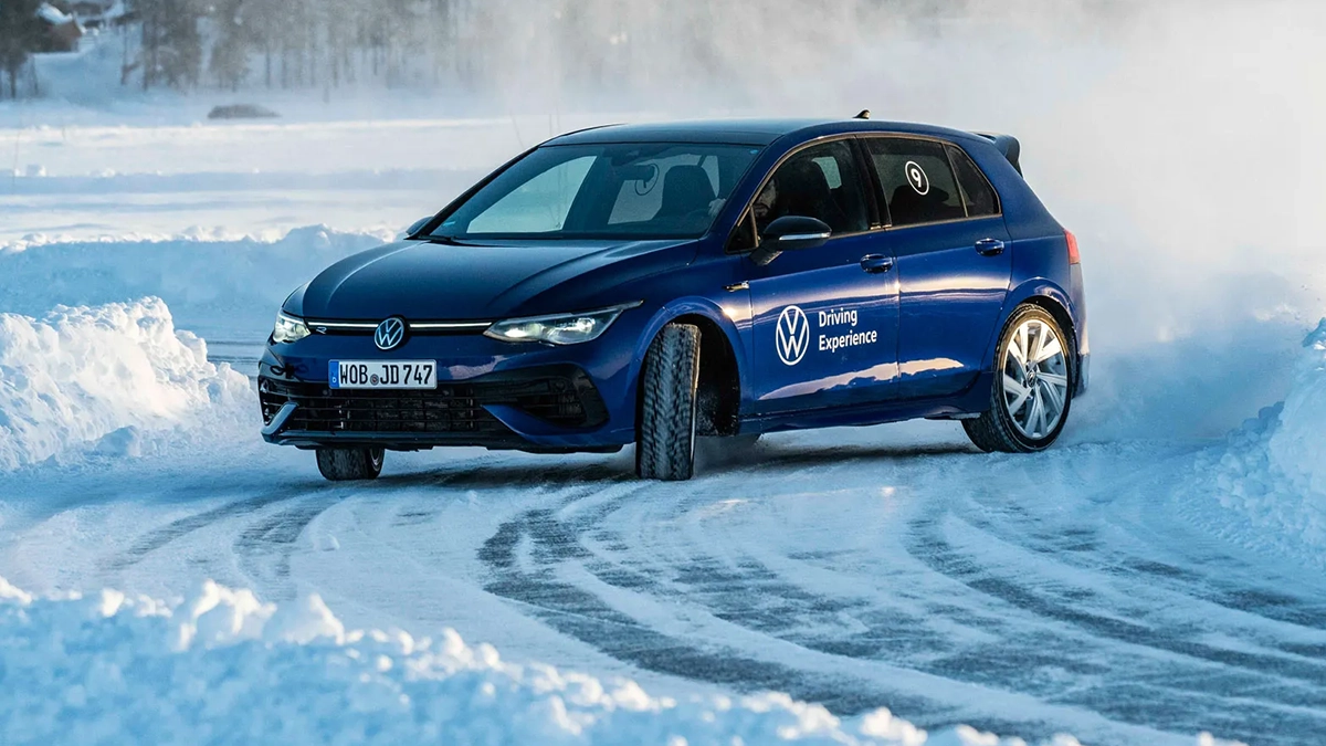 NUEVA TEMPORADA DE VOLKSWAGEN DRIVING EXPERIENCE, EN EL HIELO DE ...